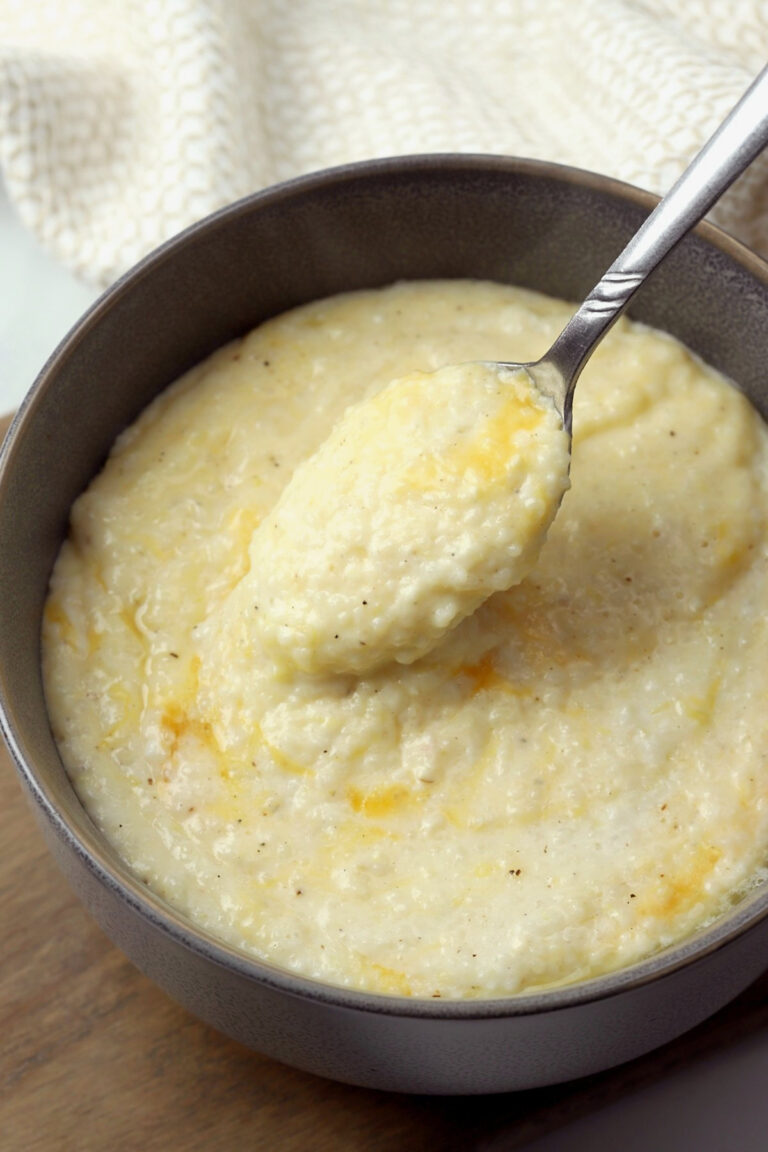 Cheesy Grits - The Toasty Kitchen
