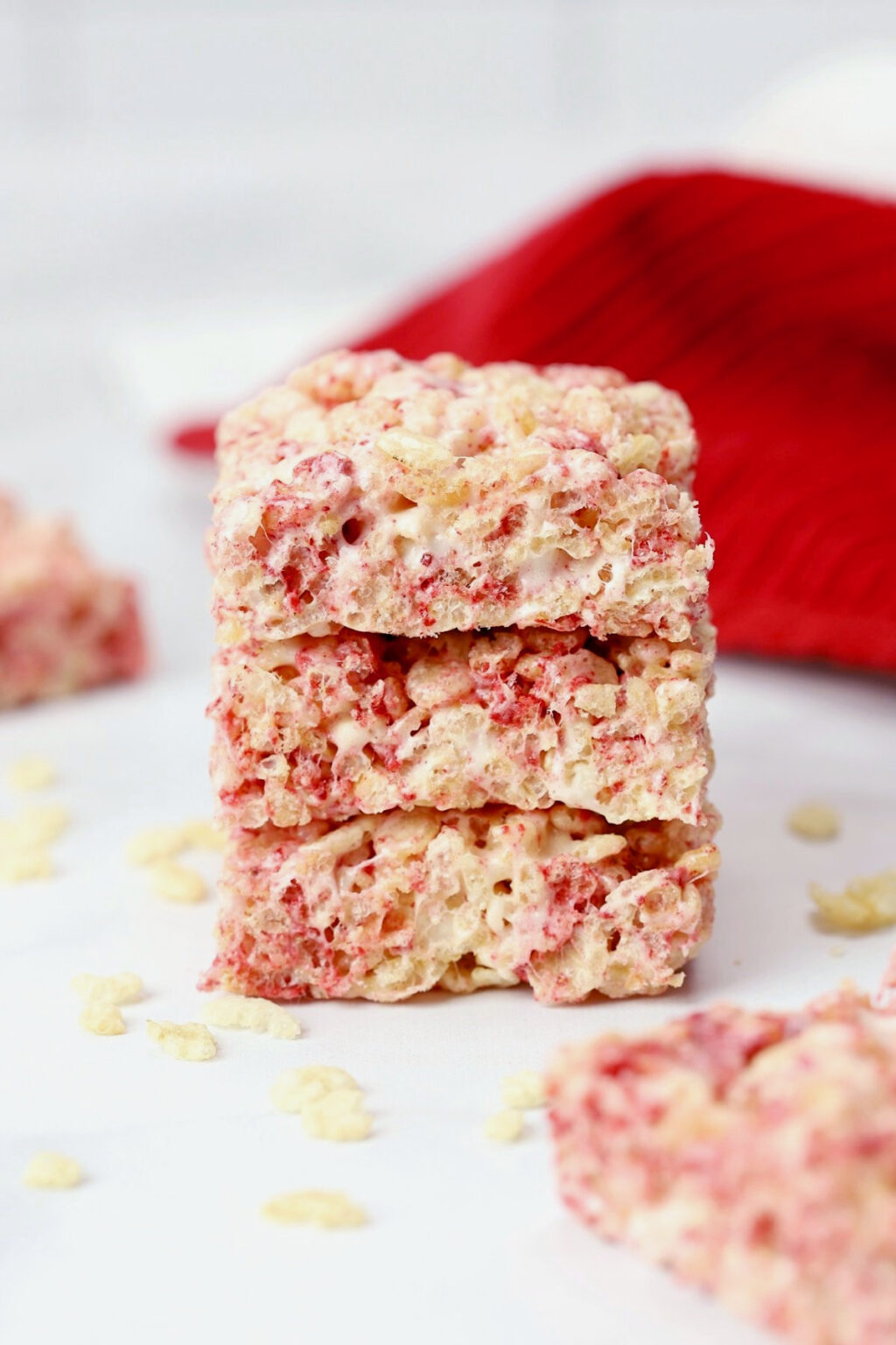 Strawberry Rice Krispies Treats - The Toasty Kitchen