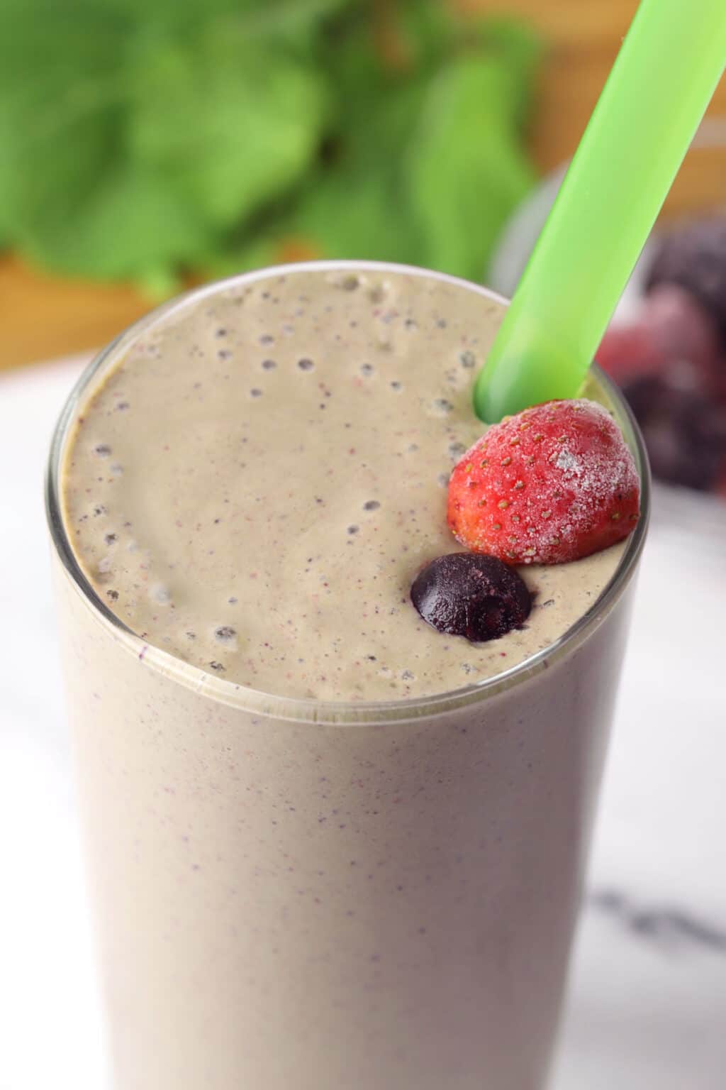 Kale Berry Smoothie - The Toasty Kitchen