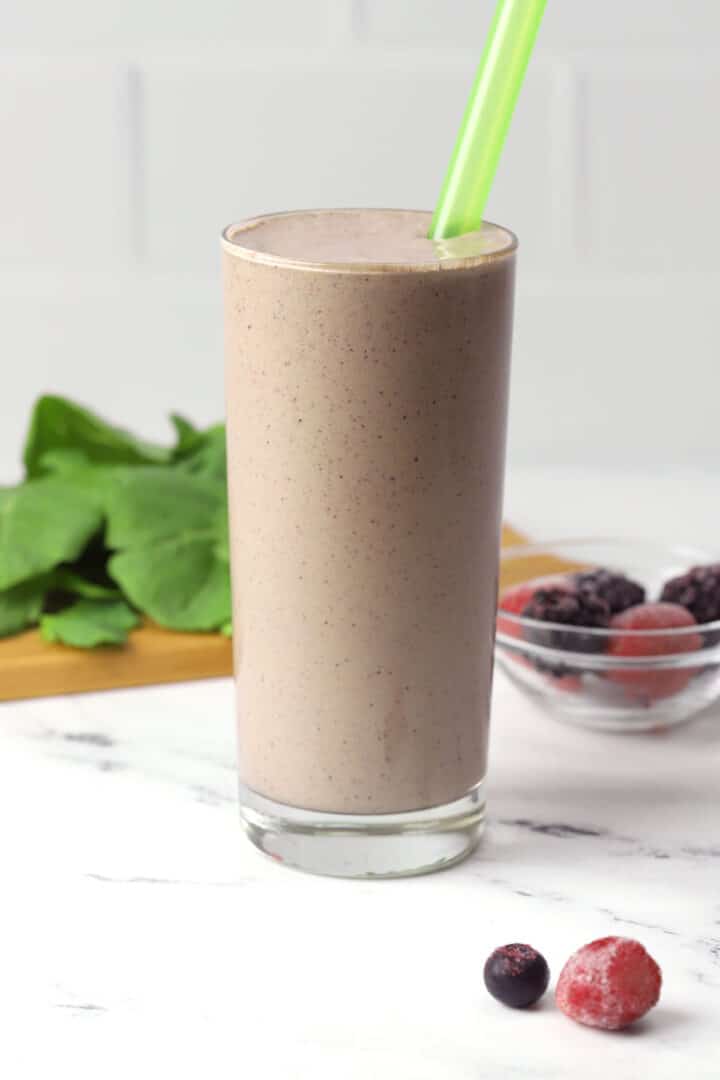 Kale Berry Smoothie - The Toasty Kitchen