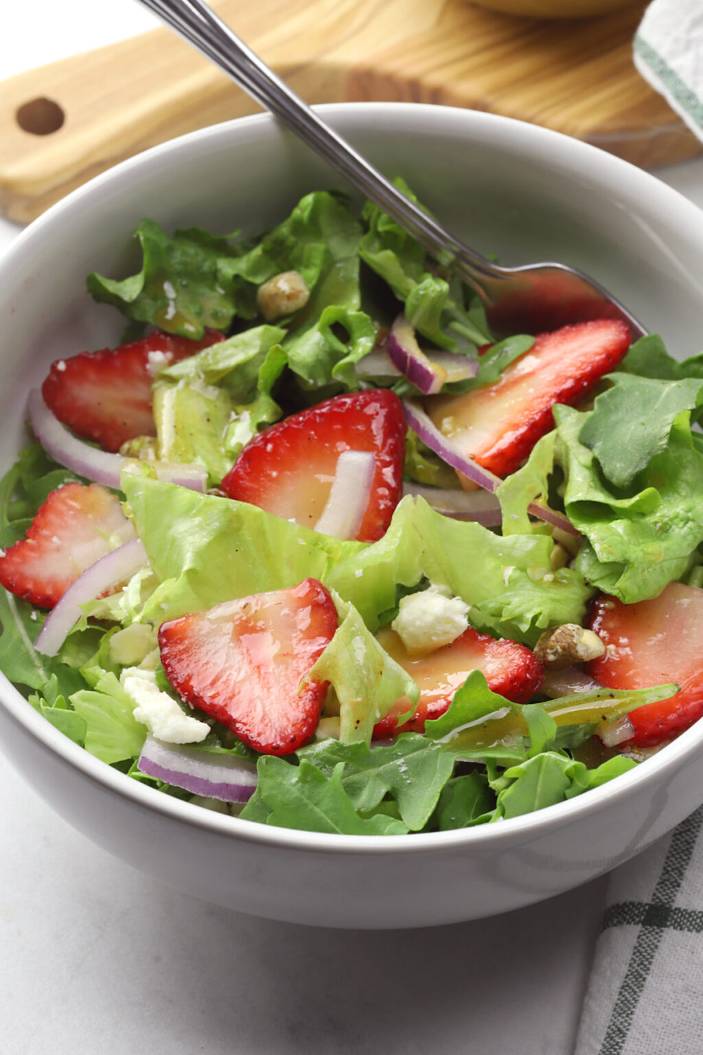Strawberry Walnut Salad - The Toasty Kitchen