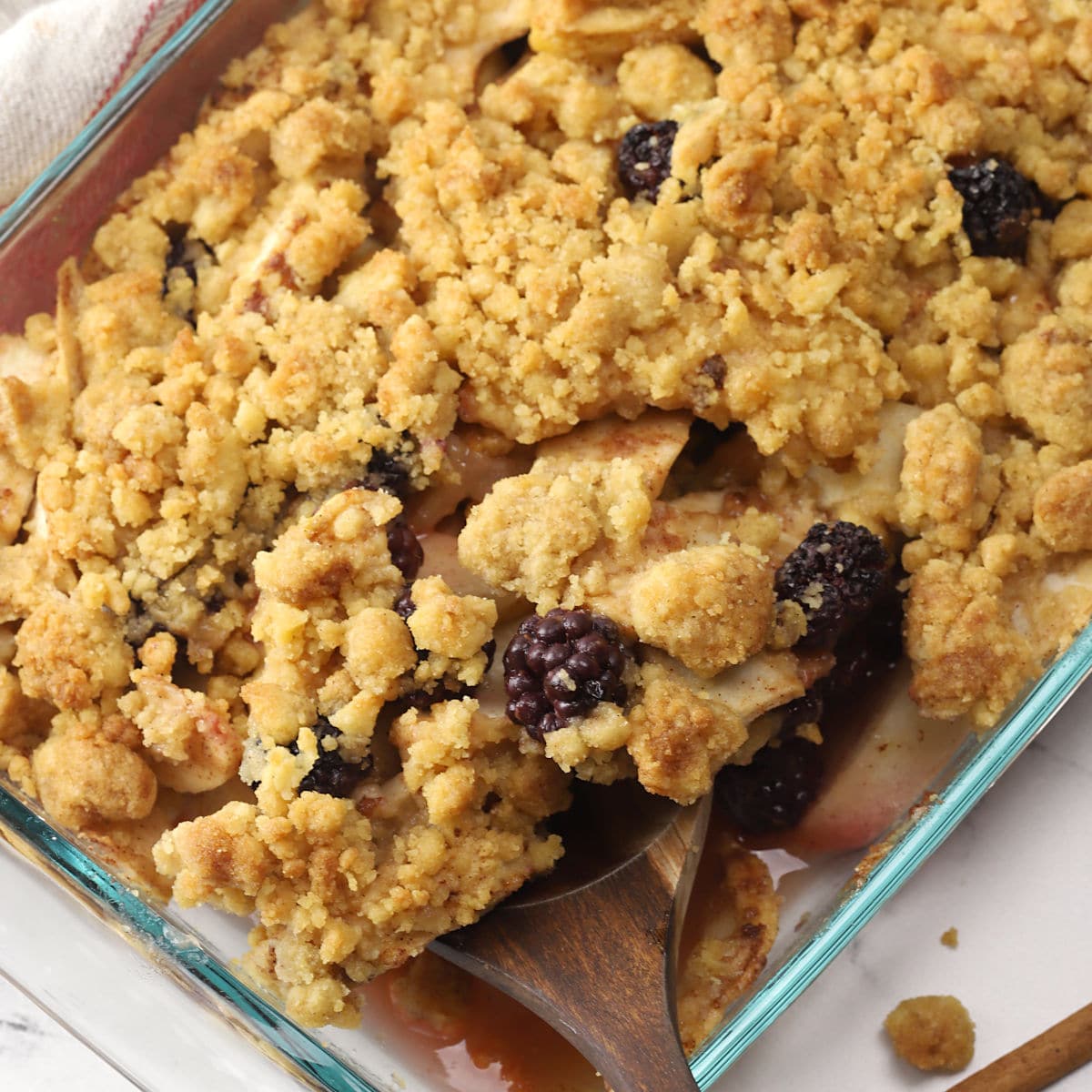 Apple Blackberry Crumble - The Toasty Kitchen