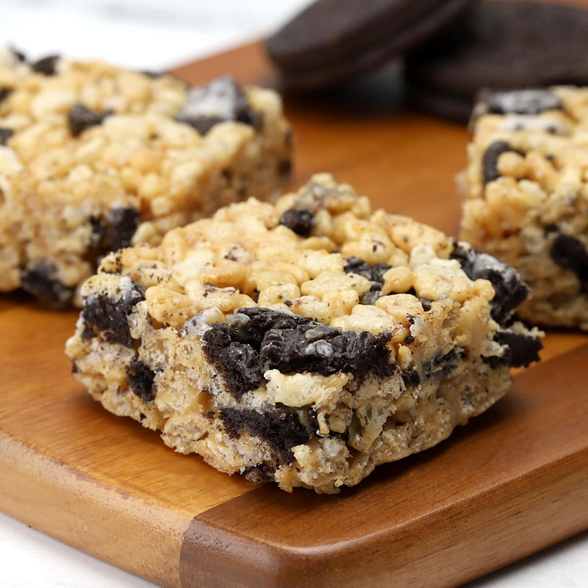 Peanut Butter Oreo Rice Krispies Treats - The Toasty Kitchen