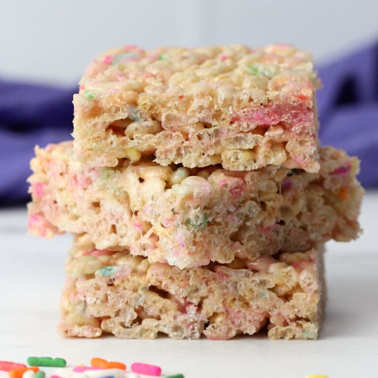 Valentine's Day Rice Krispies Treats - The Toasty Kitchen